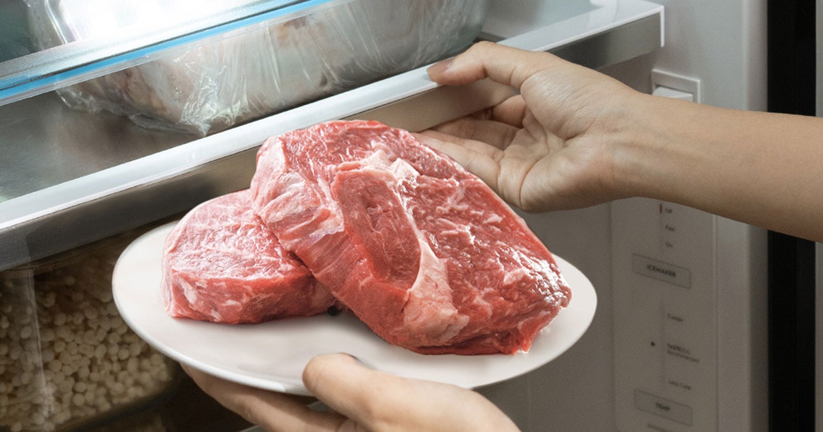 Tips memeriksa dan menjaga kesegaran daging | Electrolux Indonesia